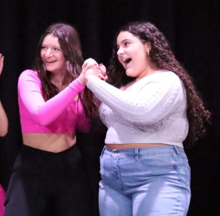 Students showcase a variety of talent – Knight Life