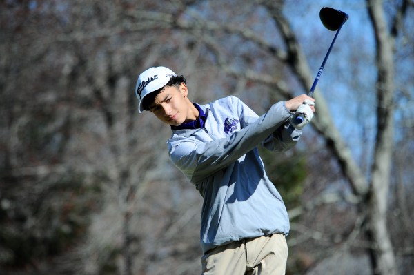 Boys golf swings to success – Knight Life