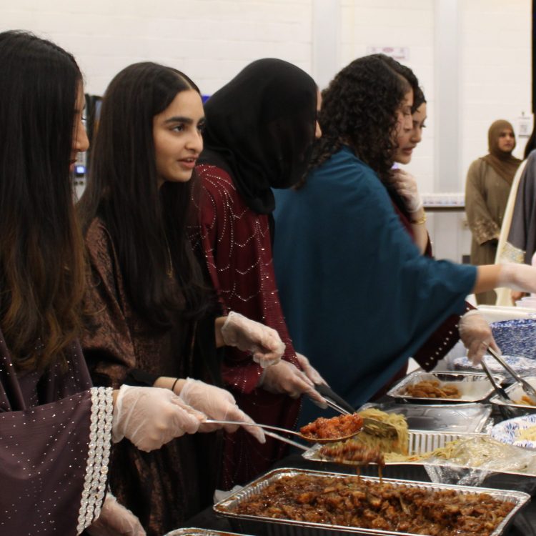 Full plates & fuller hearts for Iftar – Knight Life